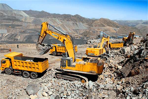 XCMG complete sets of mining machinery straightening the backbone of ...